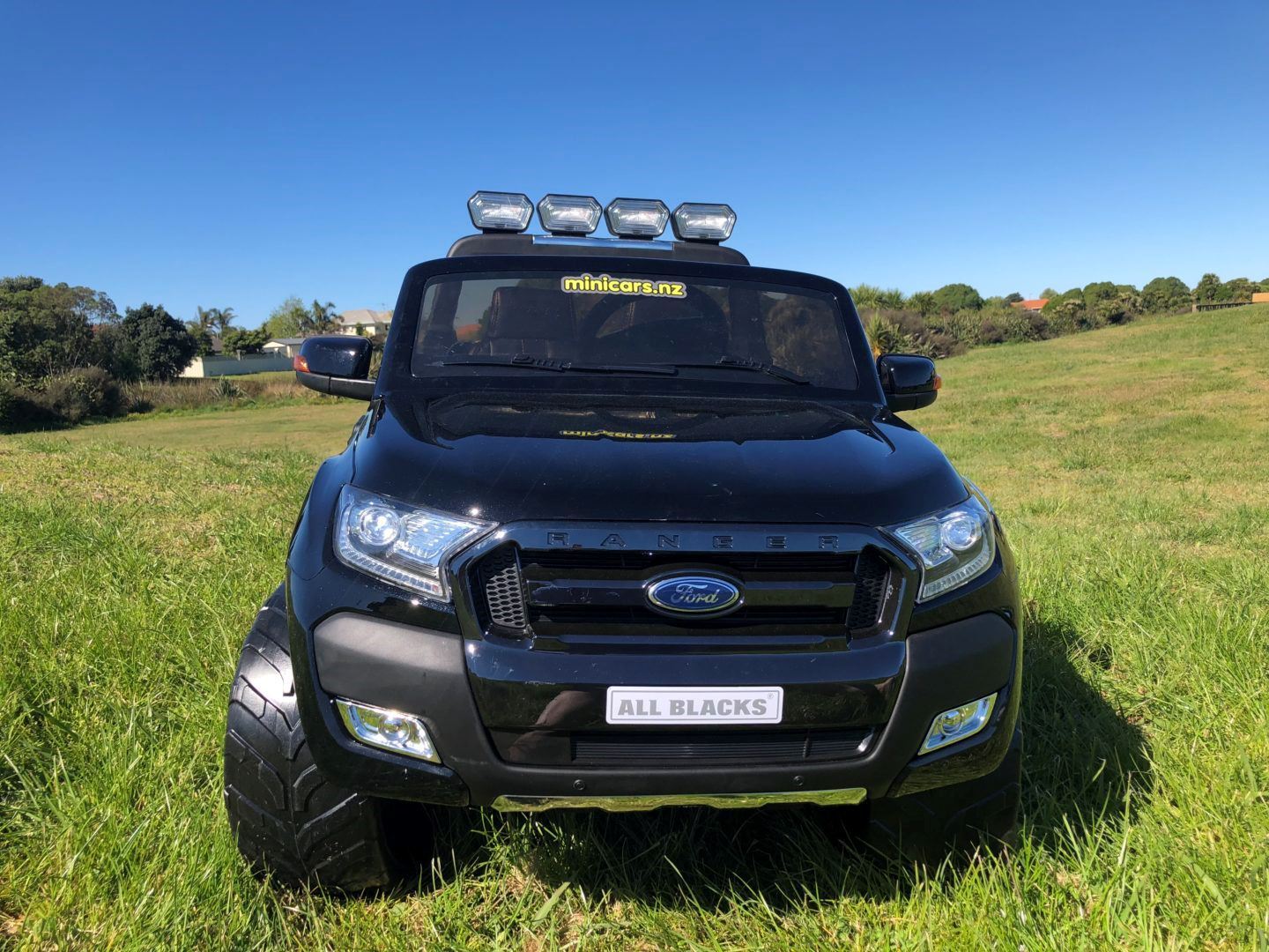 Mini Cars MCFR01-AB ALL BLACKS 4WD Ford Ranger 2x12v Batteries 2-seater ...